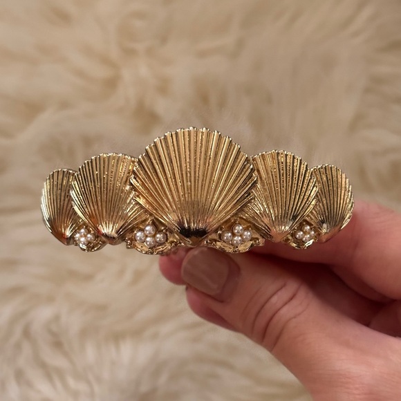 Anthropologie | Hair | Anthropologie Gold Toned Seashell Hair Comb ...